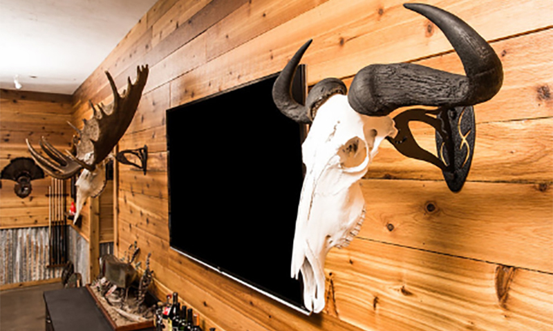 Ultimate Man Cave Giveaway - Skull Hooker